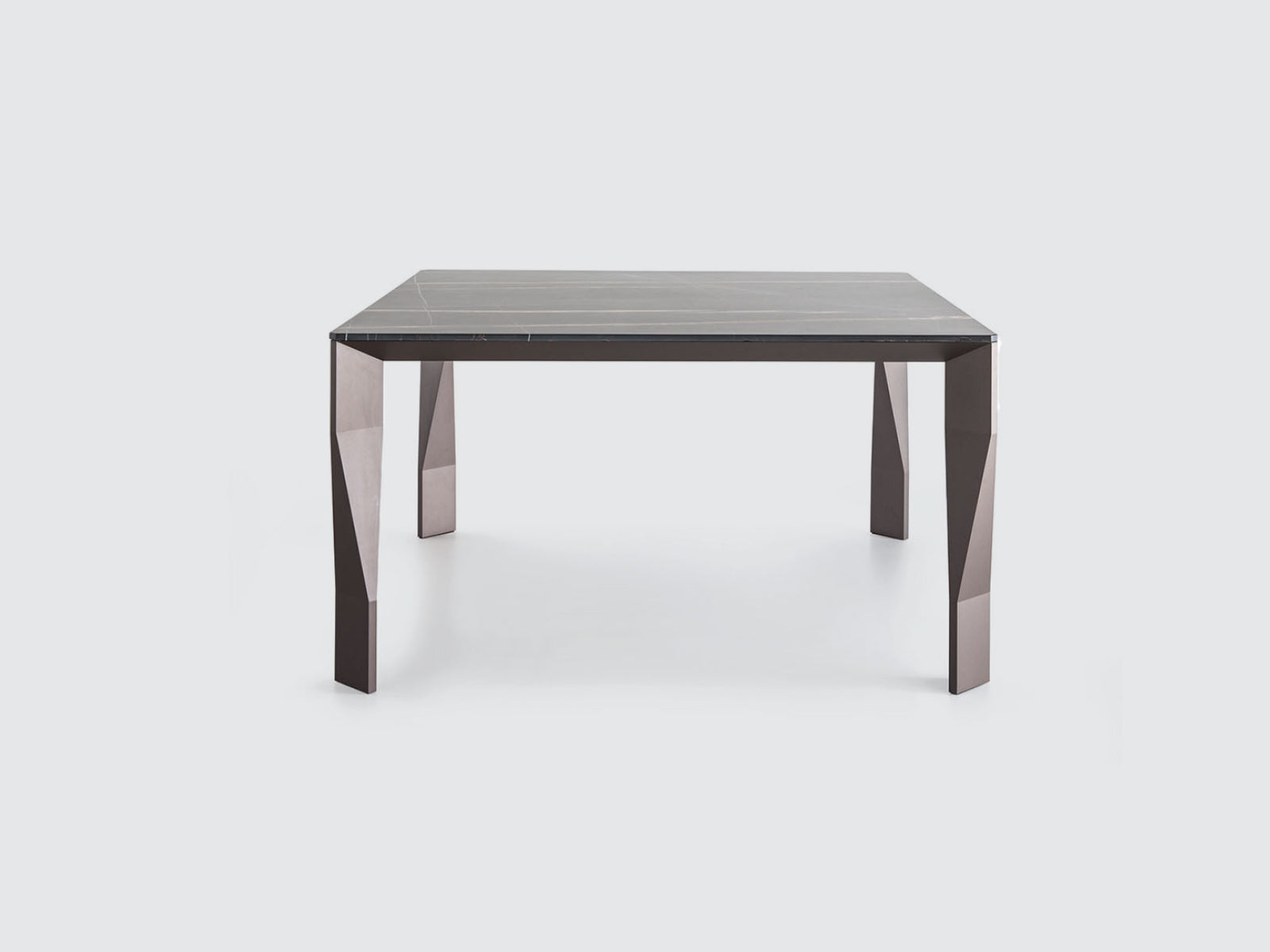 Diamond dining table by Molteni&C | Dawson and Co | Auckland – Dawson & Co